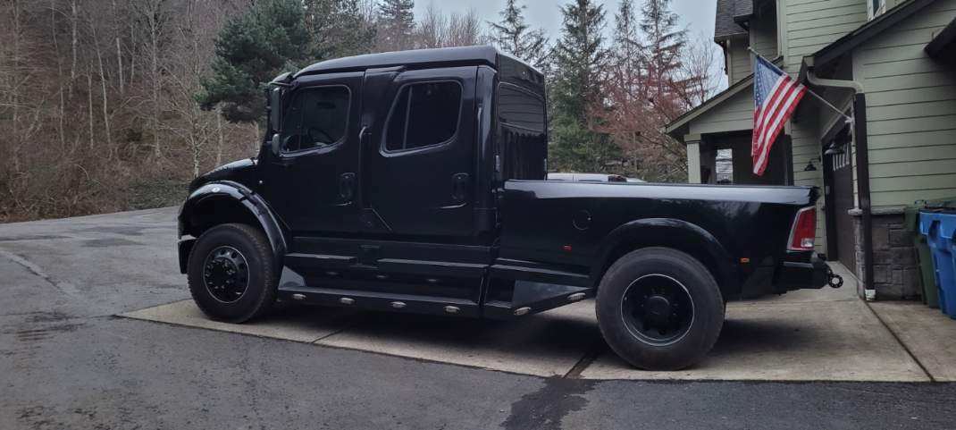 Custom Freightliner Sport Chassis