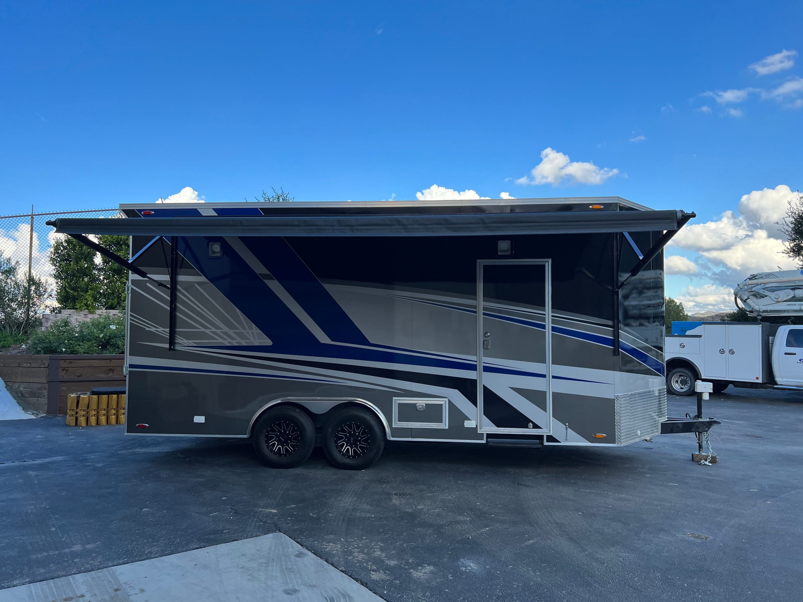 2022 Ultra Santek Enclosed Trailer 20′ X 106 – Str8Up Toy Trader