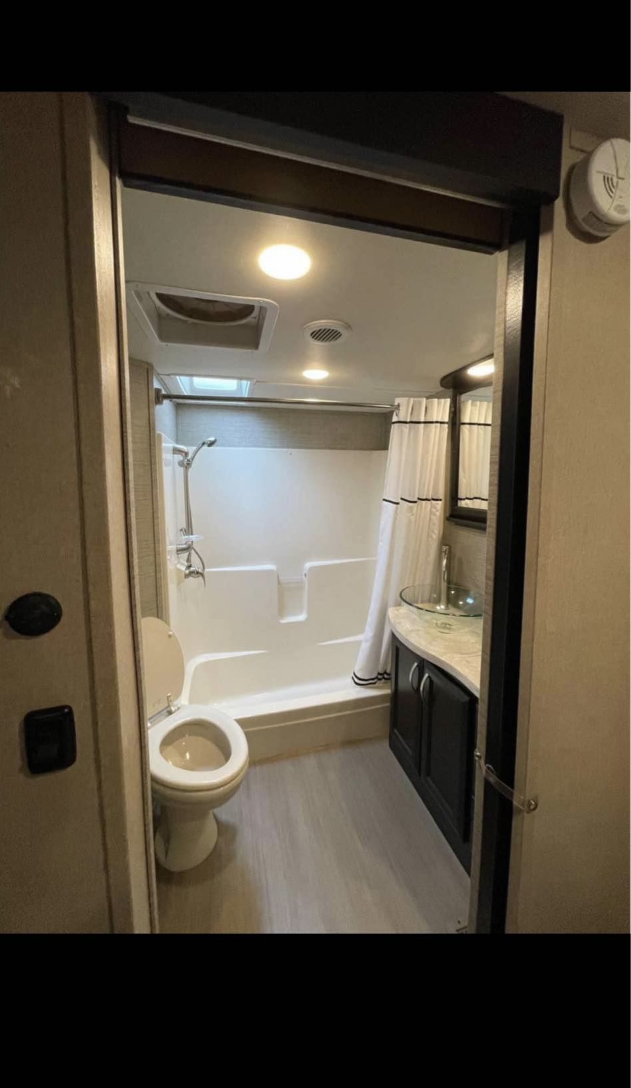 2017 Dutchmen Voltage Epic 3970 – Str8Up Toy Trader