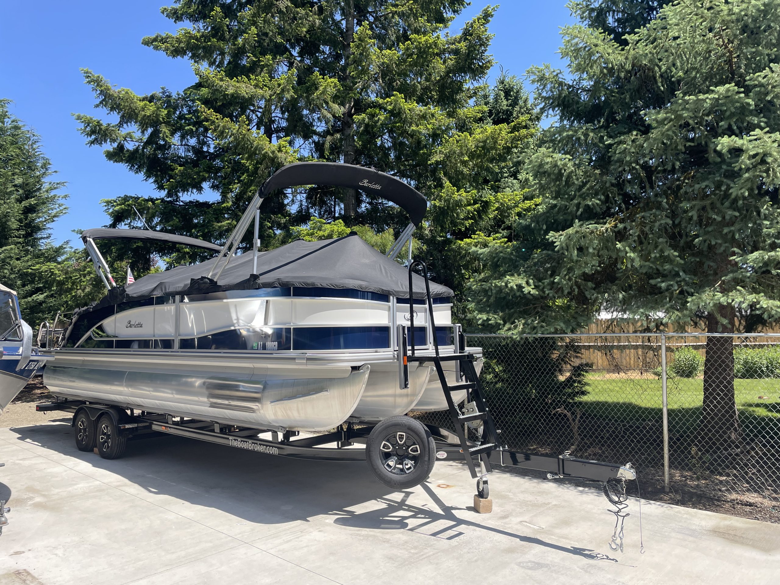 2022 Barletta Tritoon – Str8Up Toy Trader