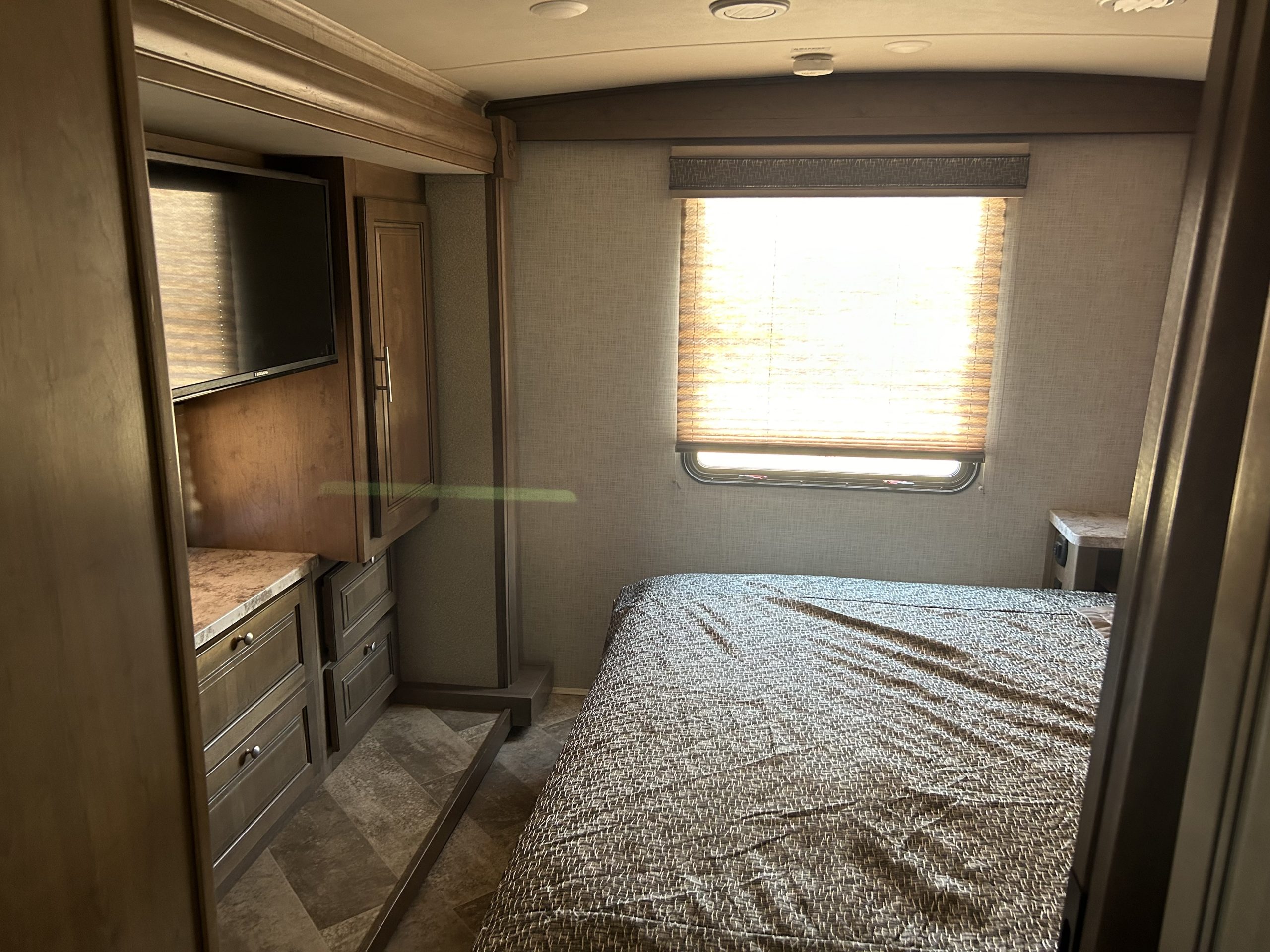 2018 Georgetown GT3 only 7,700 miles! – Str8Up Toy Trader