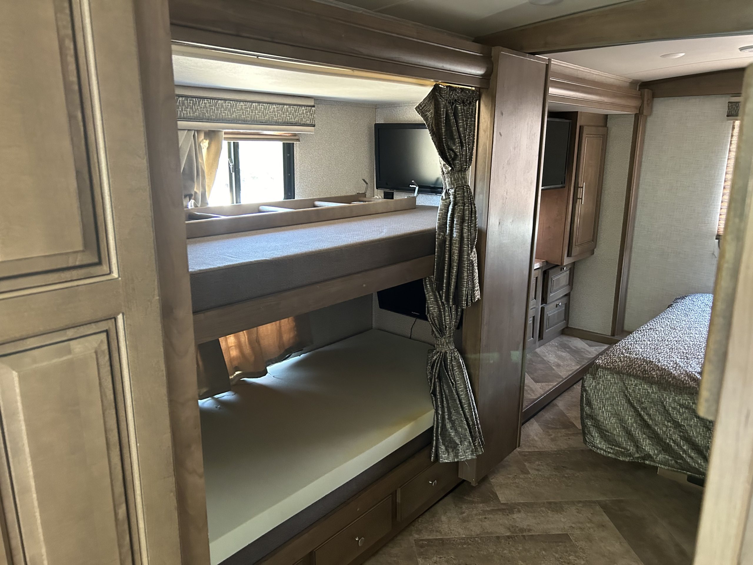 2018 Georgetown GT3 only 7,700 miles! – Str8Up Toy Trader