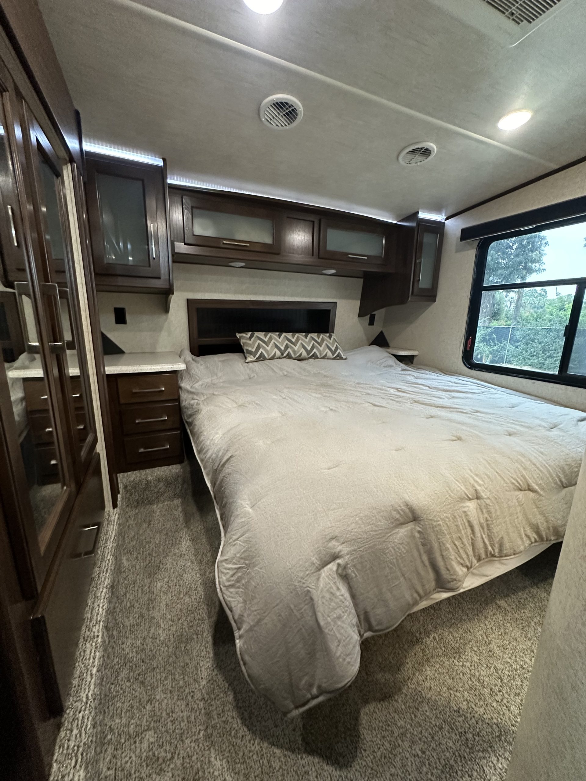 2017 Cyclone 4115 toy hauler – Str8Up Toy Trader