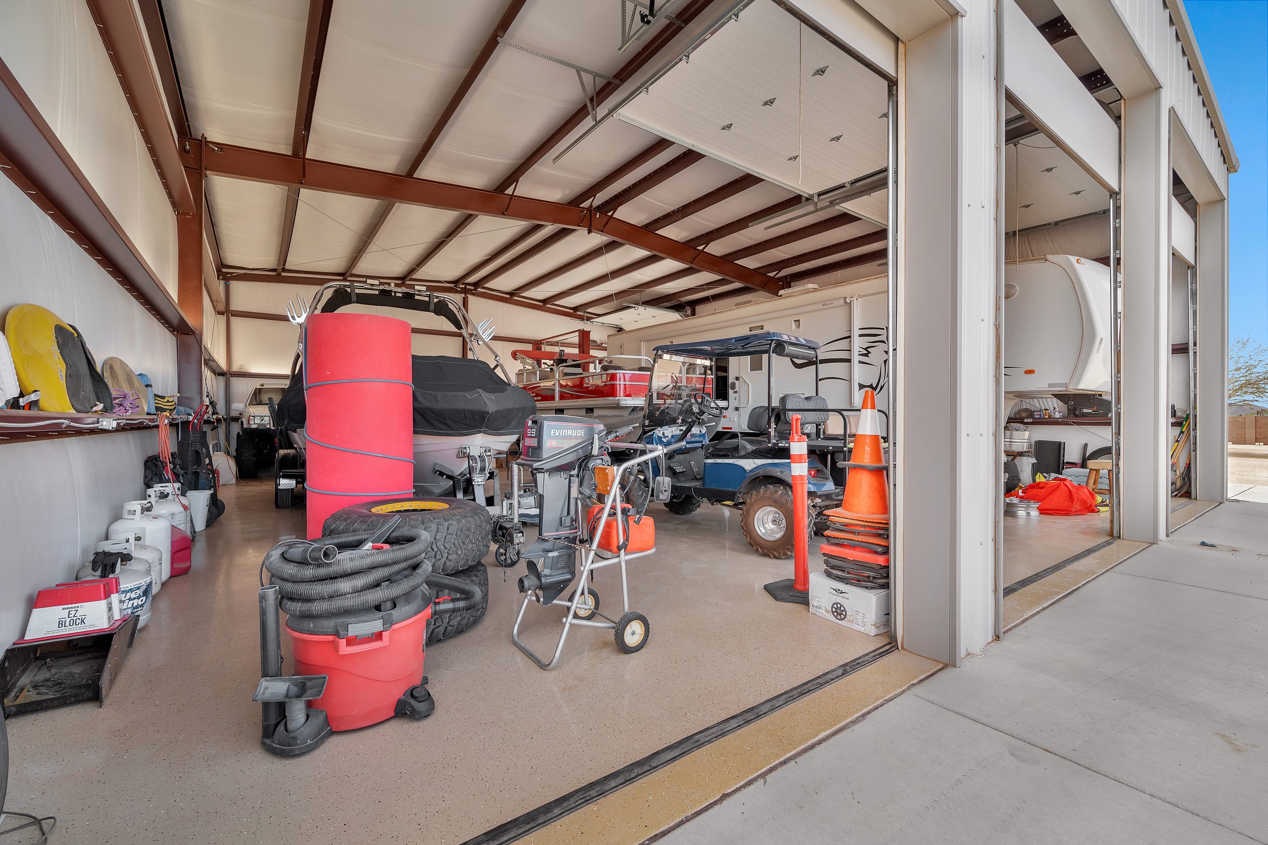 Spacious Home on 1 Acre with Massive RV Garage – Str8Up Toy Trader