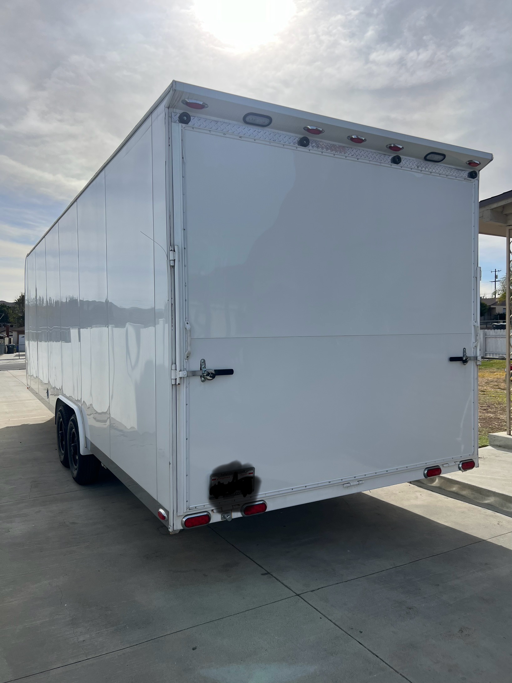 27’ Universal Wide Body Trailer – Str8Up Toy Trader