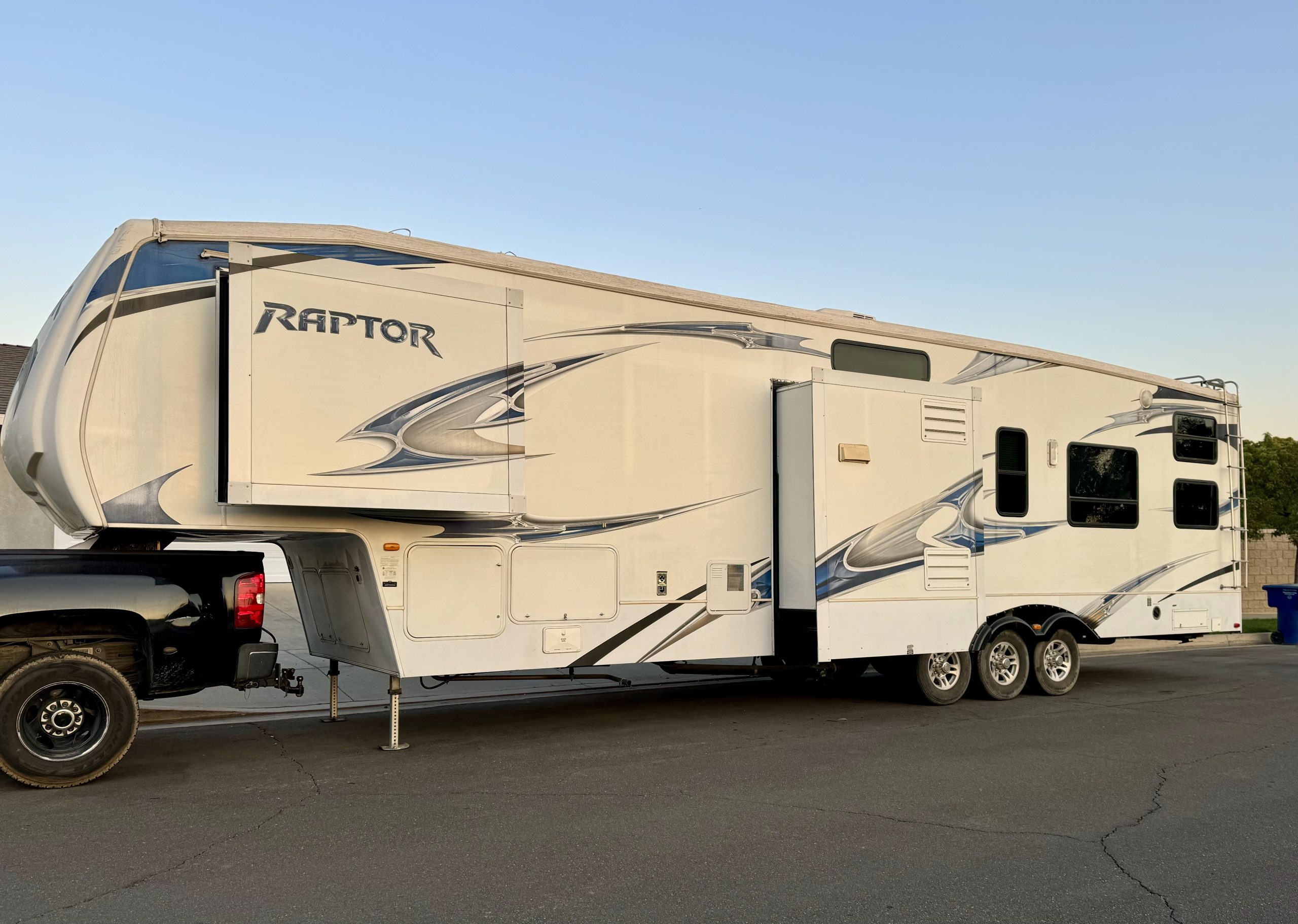 2010 Keystone Raptor 5th Wheel for Sale – Str8Up Toy Trader