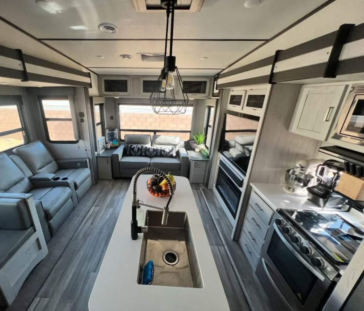 2021 Keystone Sprinter W/ Mini split – Str8Up Toy Trader