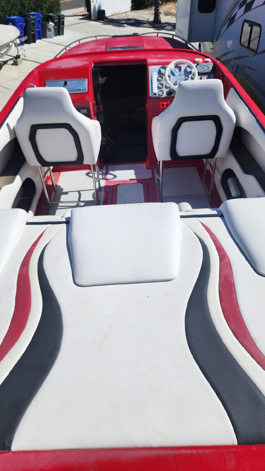 32′ Signature Commander – Str8Up Toy Trader