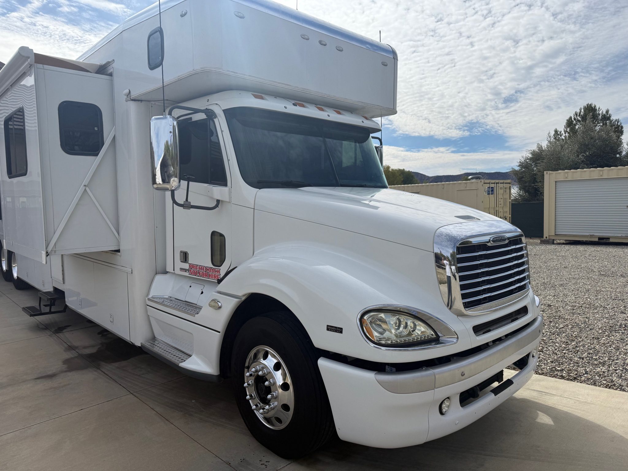 2007 45 ft ShowHauler – Str8Up Toy Trader