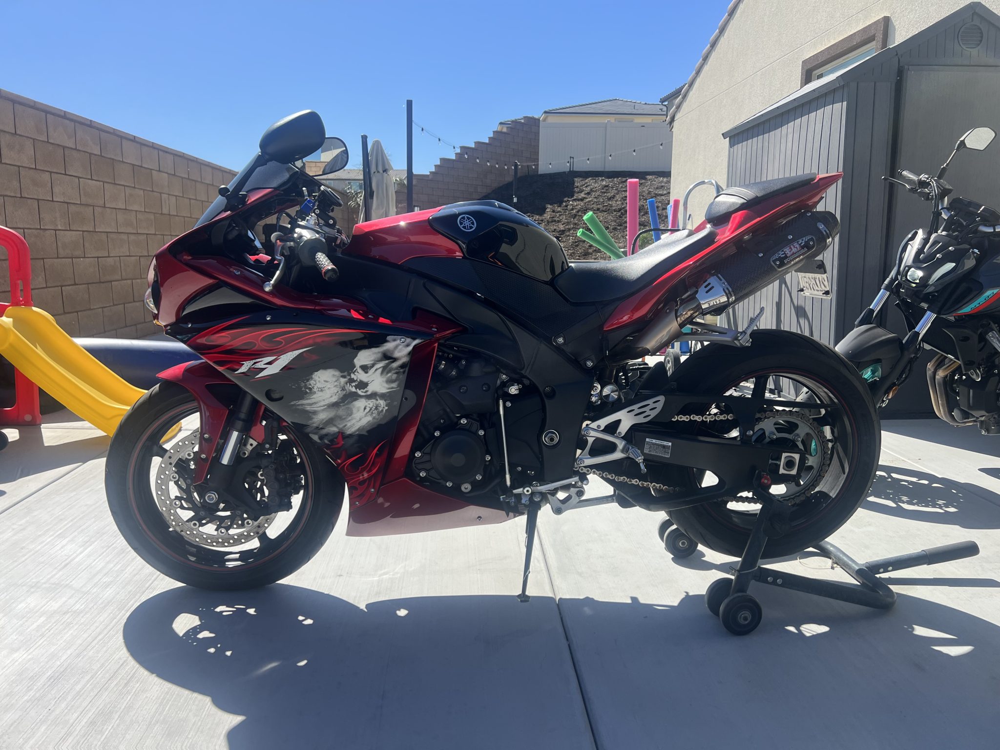 Yamaha R1 – Str8Up Toy Trader