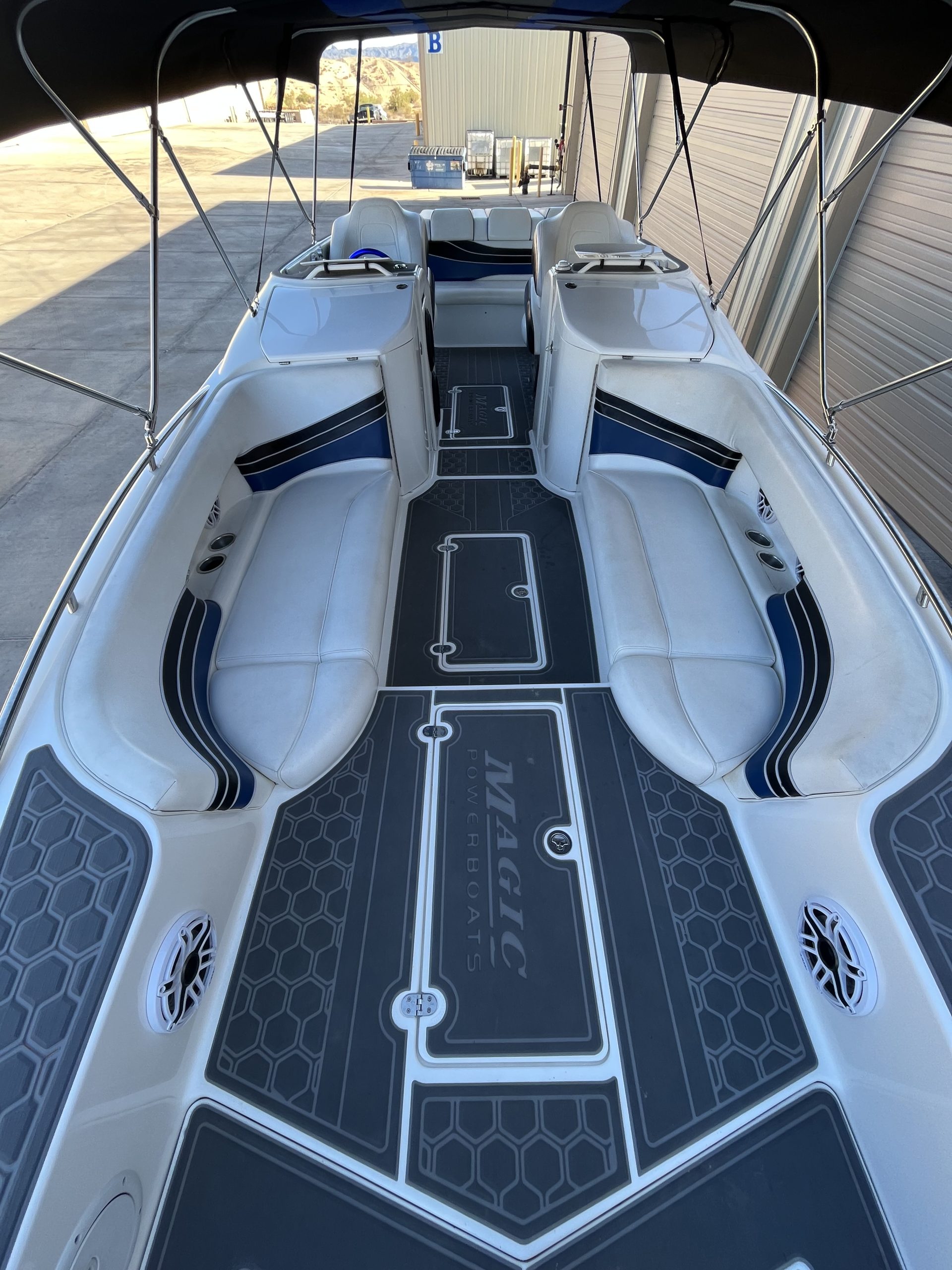 2007 28’ Magic Deck Boat – Str8Up Toy Trader