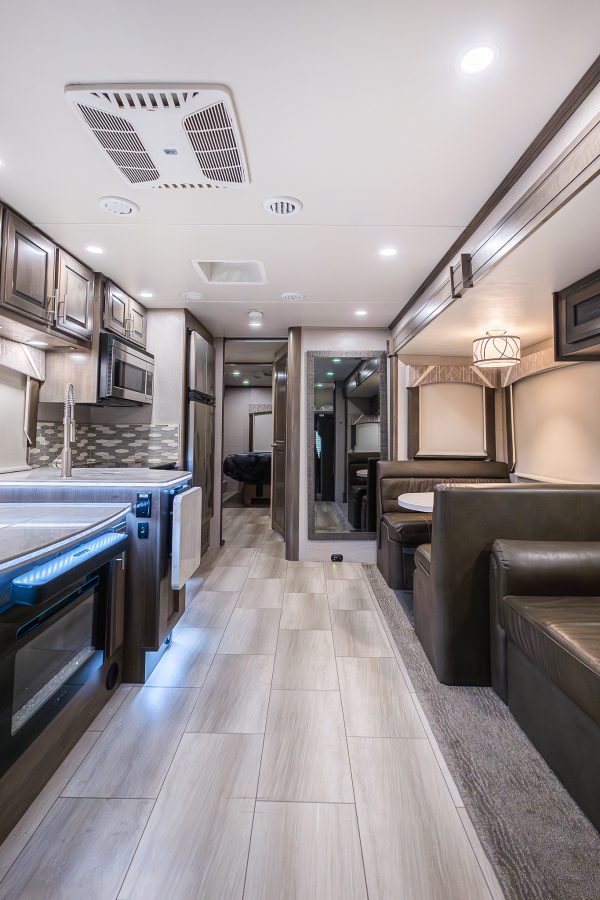 2021 Dynamic DXC37BD powered with a Detroit dd8 – Str8Up Toy Trader