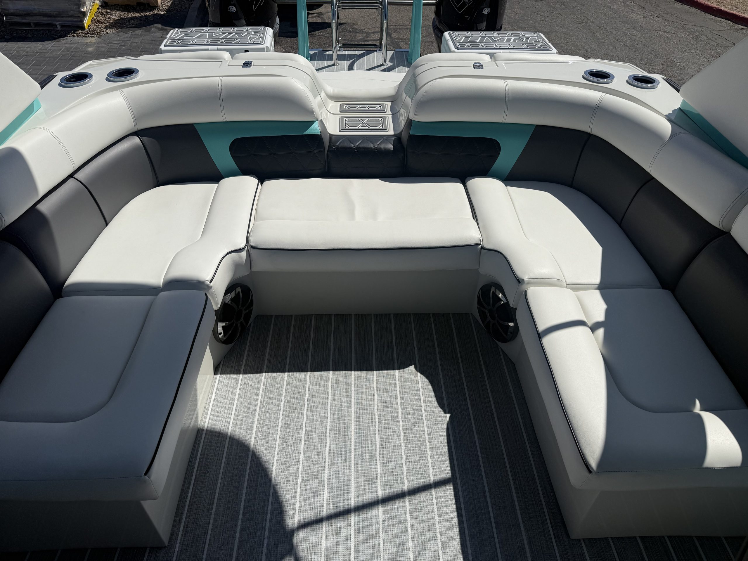 2024 Trifecta Tritoon w/ Twin 450R’s – Str8Up Toy Trader