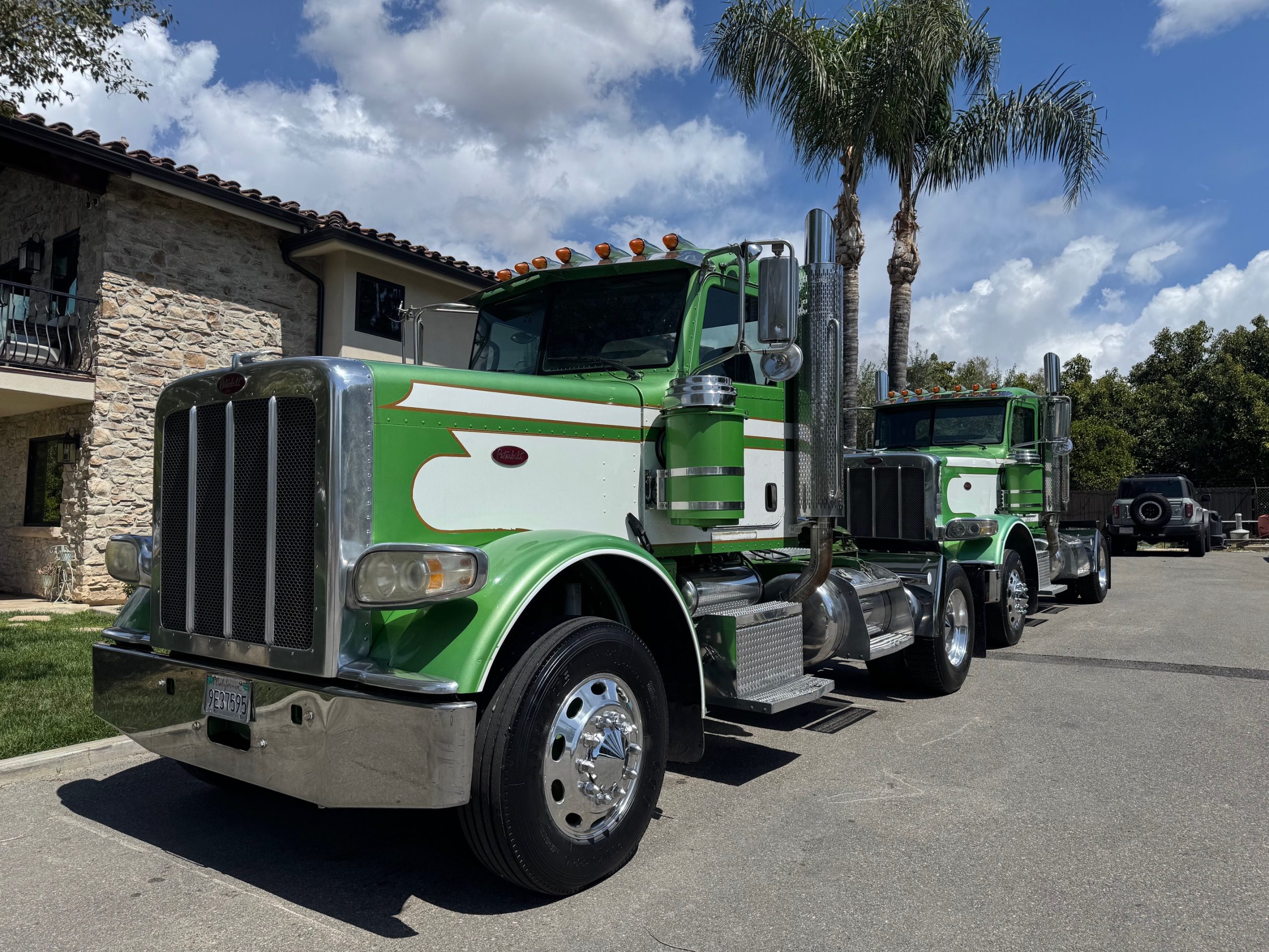 Peterbilt 388 Factory Day cab – Str8Up Toy Trader