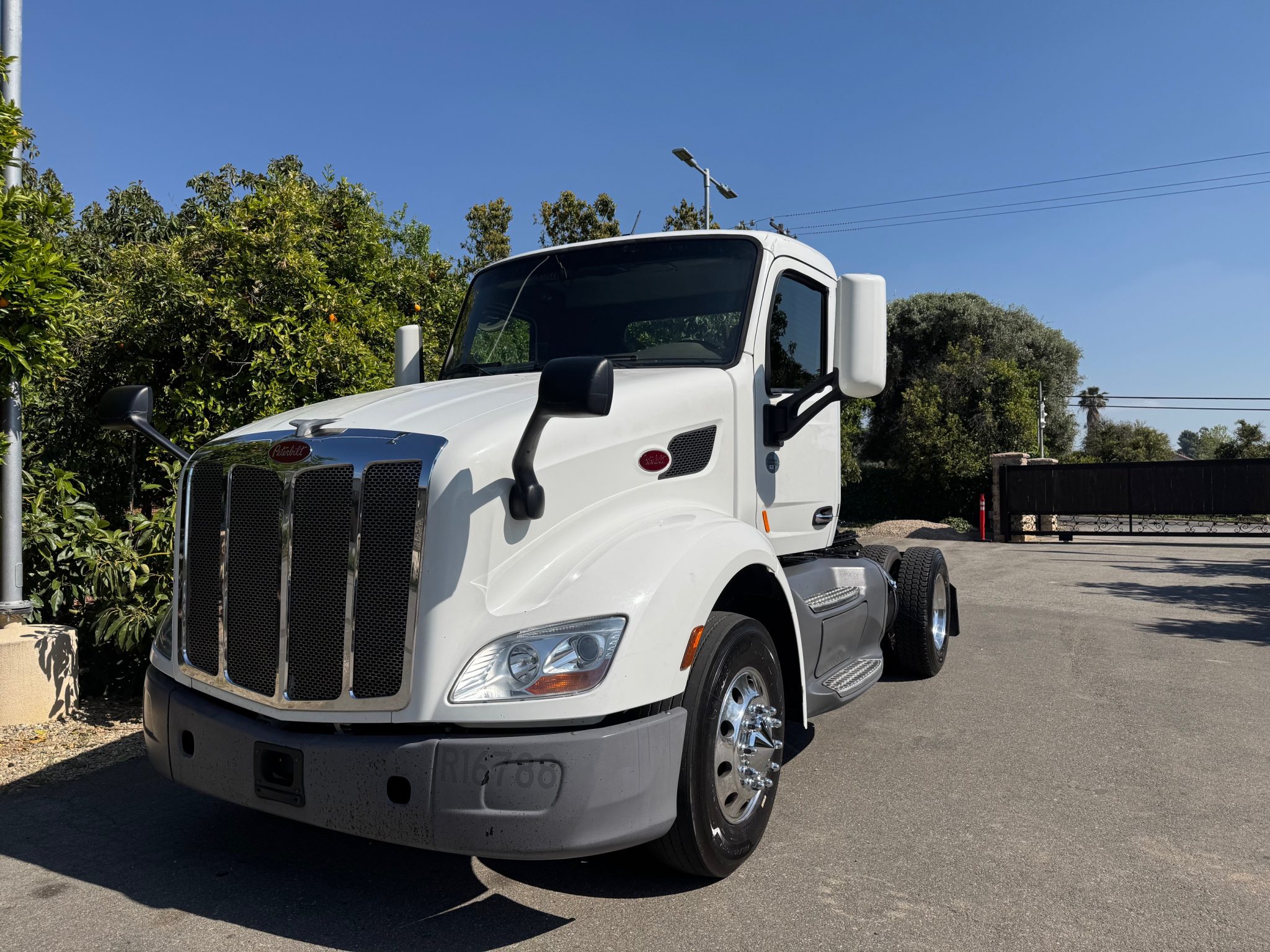 2015 Peterbilt 579 Factory Day Cab – Str8Up Toy Trader