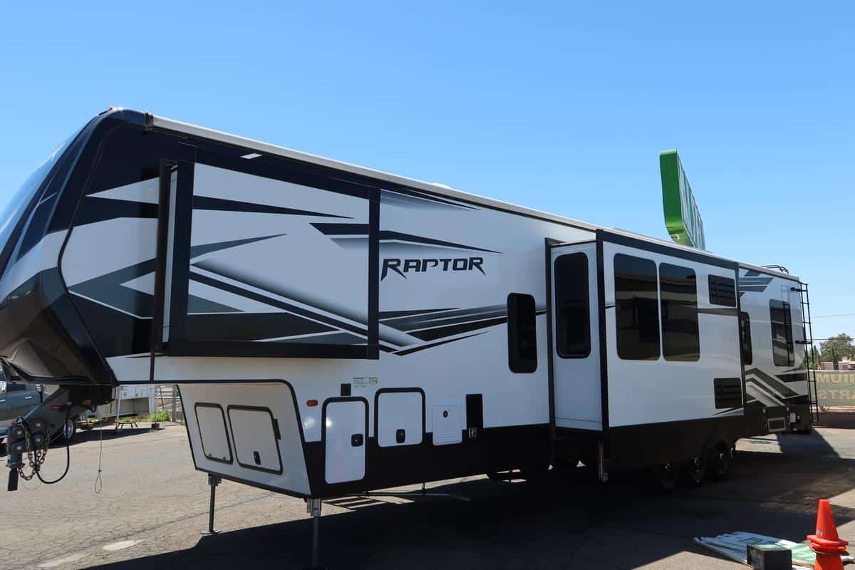 2021 KEYSTONE RAPTOR 423 WITH BIG SOLAR PACKAGE – Str8Up Toy Trader