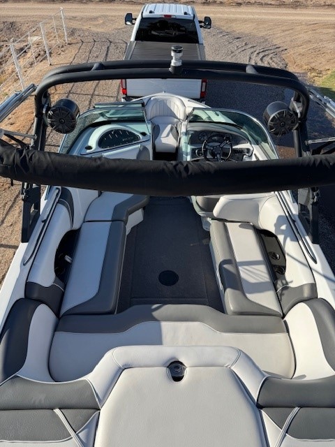 2021 Sanger V237 S Surf Boat – Str8Up Toy Trader