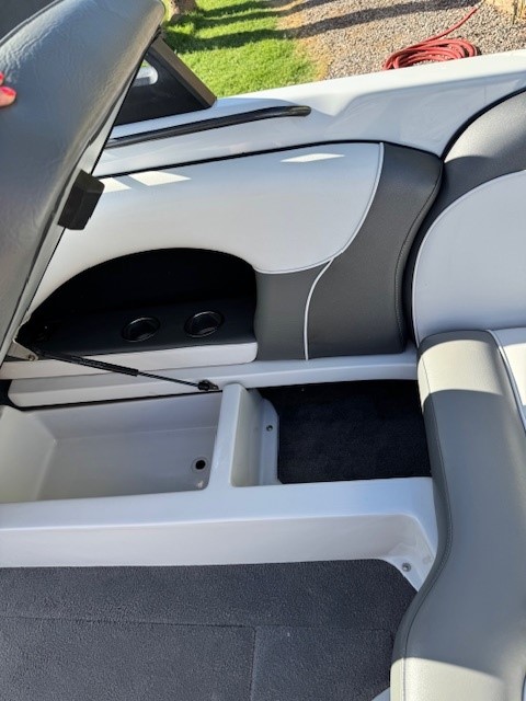 2021 Sanger V237 S Surf Boat – Str8Up Toy Trader