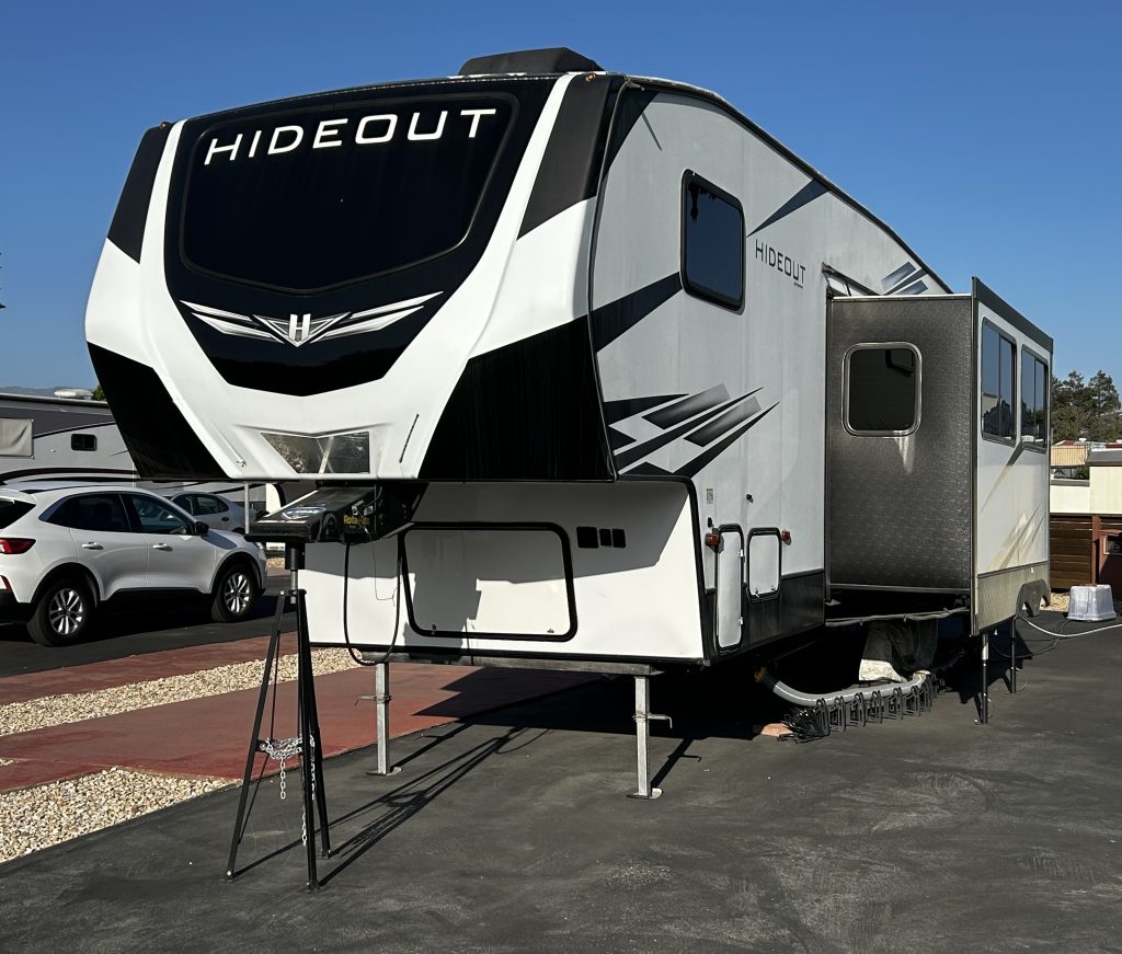 2020 Keystone Hideout 301DBS – Str8Up Toy Trader