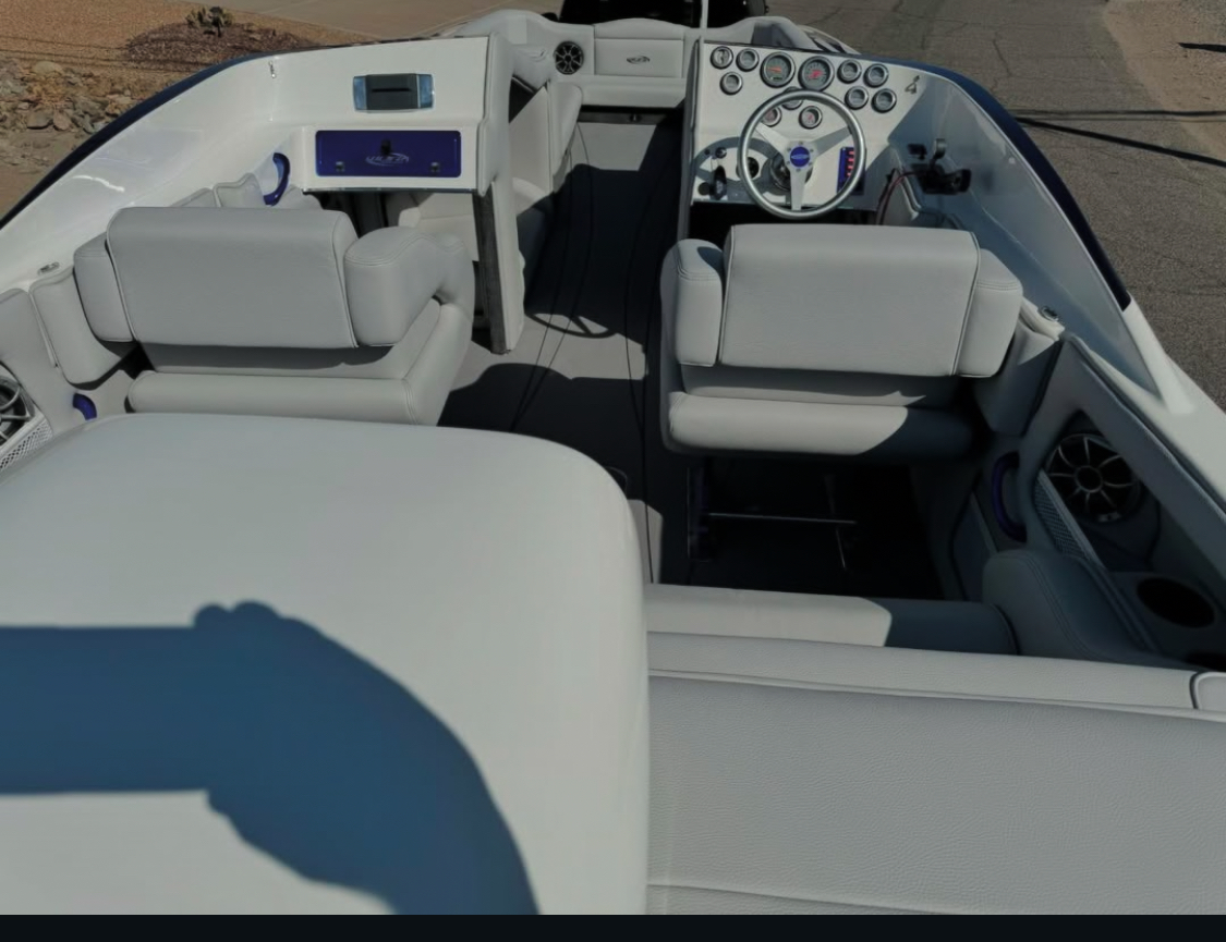 Ultra Shadow 27′ – Str8Up Toy Trader