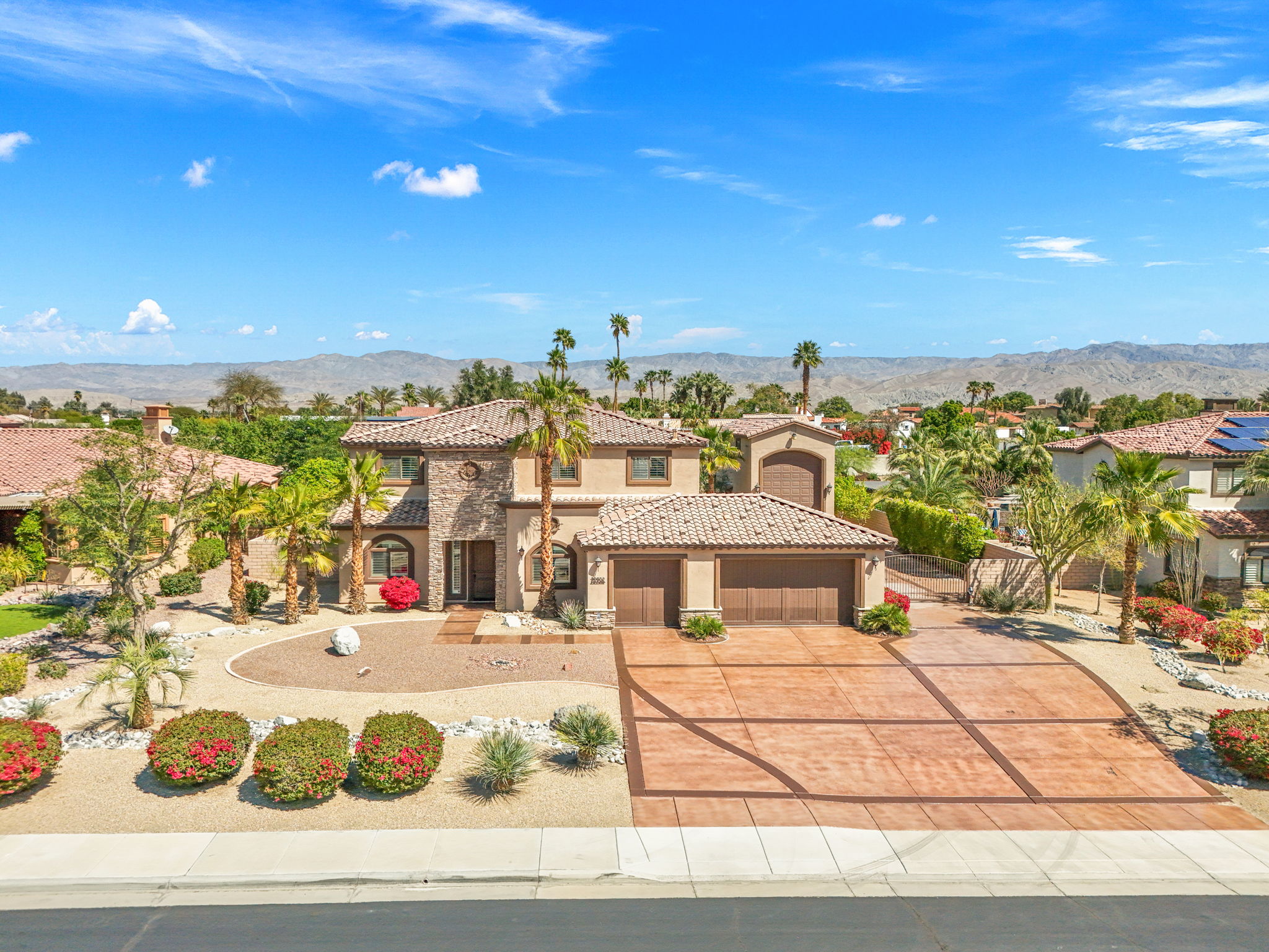 Stunning 6 Bed RV Garage Pool Home in Bermuda Dunes! – Str8Up Toy Trader