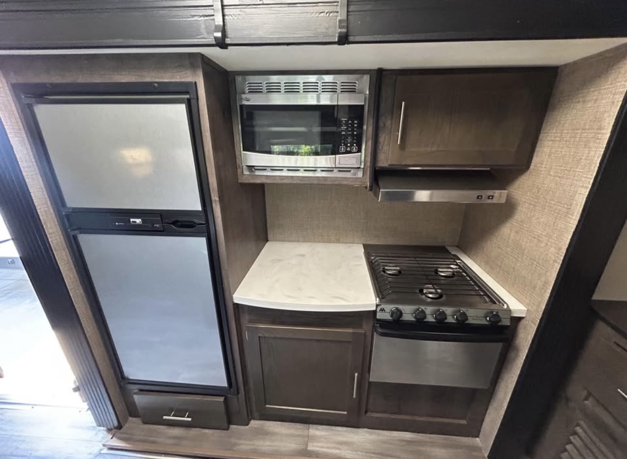 2017 DUTCHMEN KODIAK ULTRA-LITE – Str8Up Toy Trader