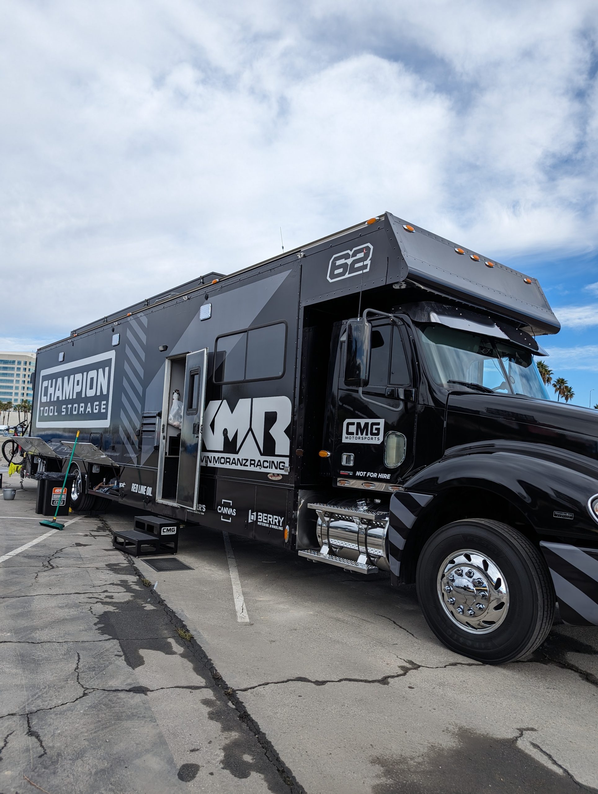 Freightliner Race/Event Activation Rig – Str8Up Toy Trader