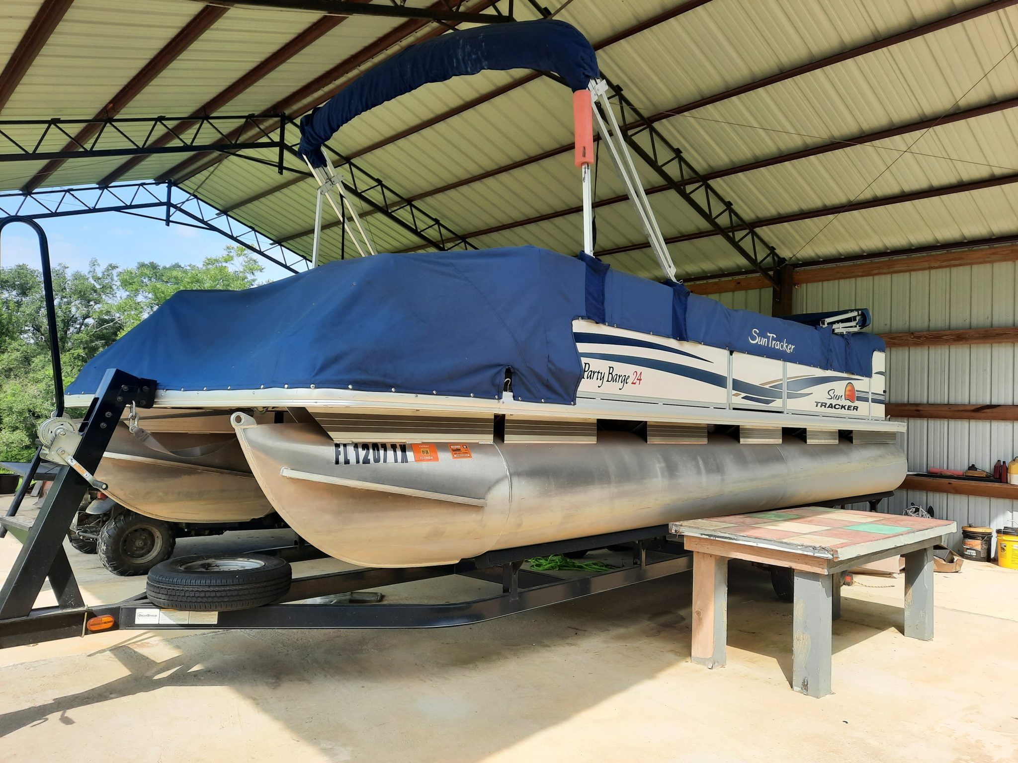 2011 Sun Tracker 24 Party Barge Pontoon Boat – Str8Up Toy Trader