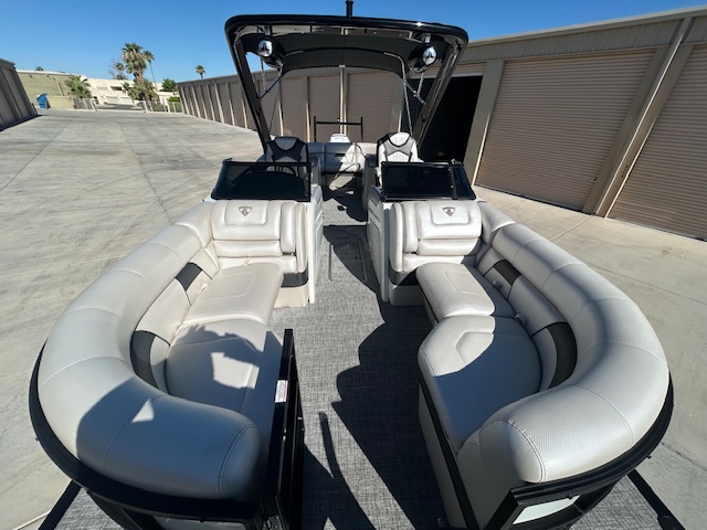 2019 Trifecta 25′ with Mercury 400R – Str8Up Toy Trader
