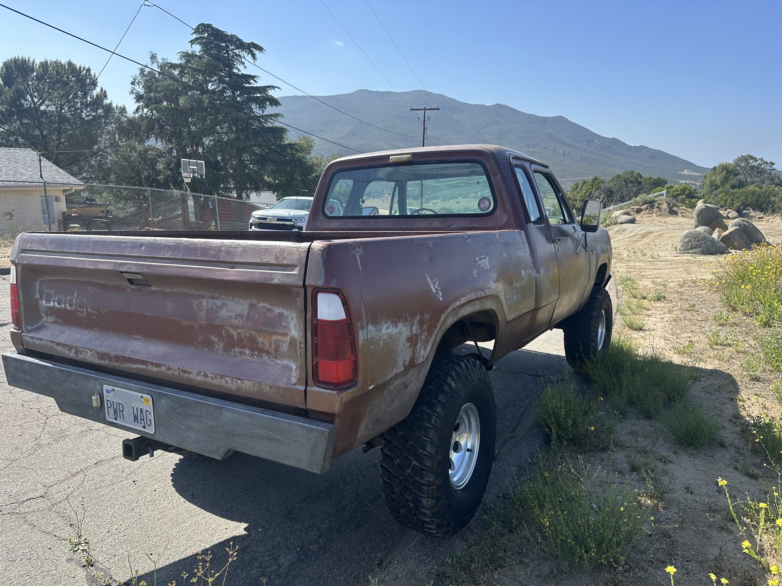 1977 Dodge W100 – Str8Up Toy Trader