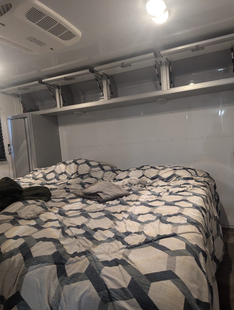 Volvo 2000 60 Series Engine and 2018 Progressive Custom 48′ fifth wheel ...