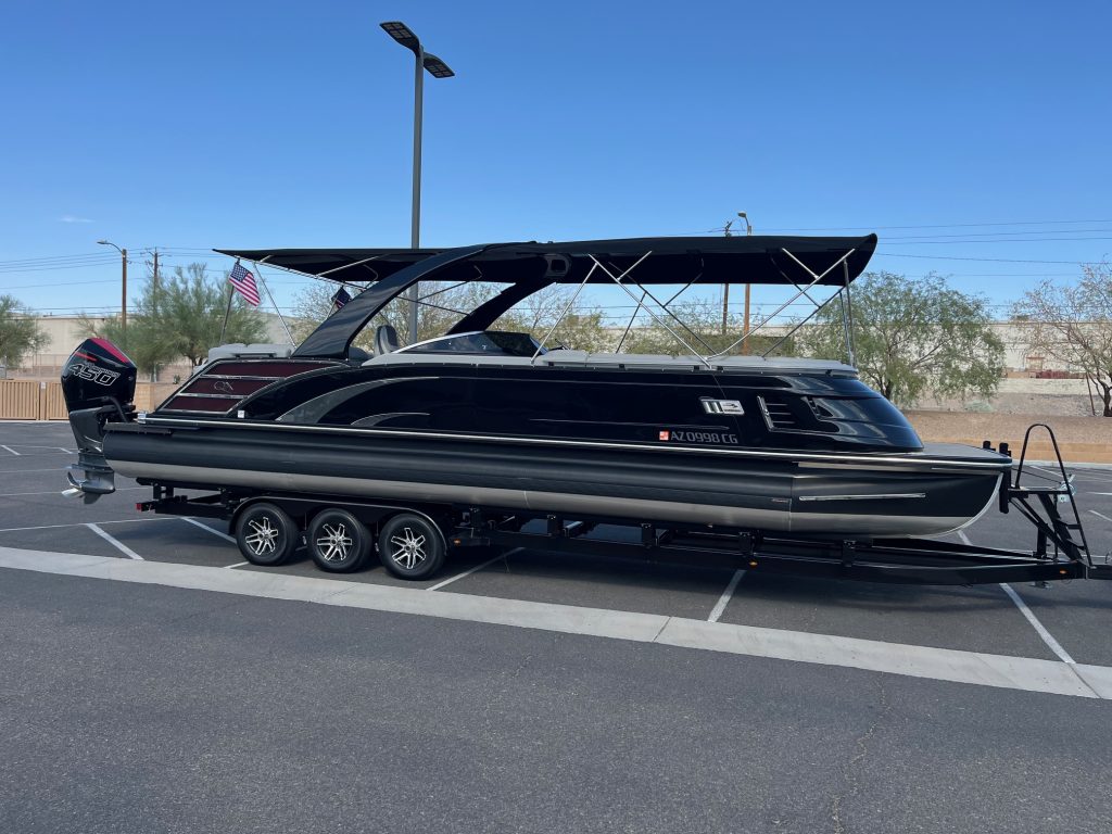 Bennington QX 30 – 10′ wide with Twin Mercury Racing 450r motors ...