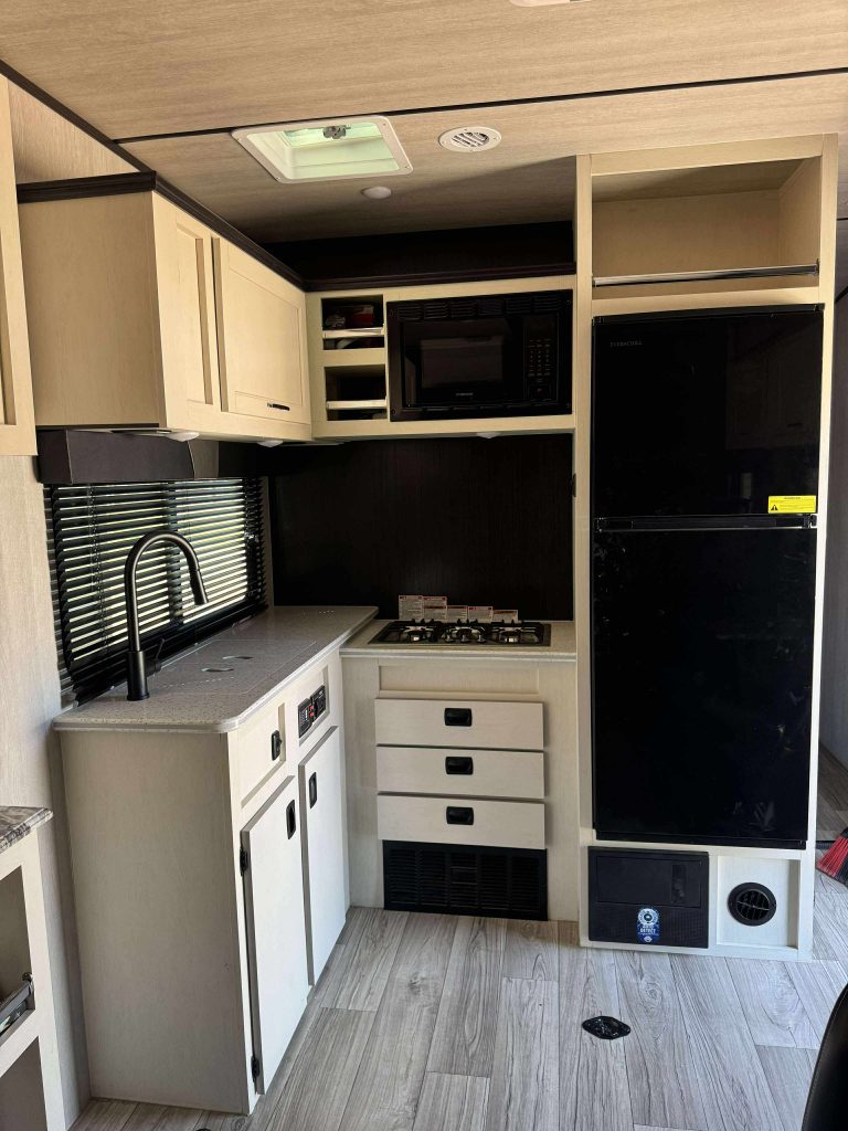 Vortex Genesis Supreme Toyhauler – Str8Up Toy Trader