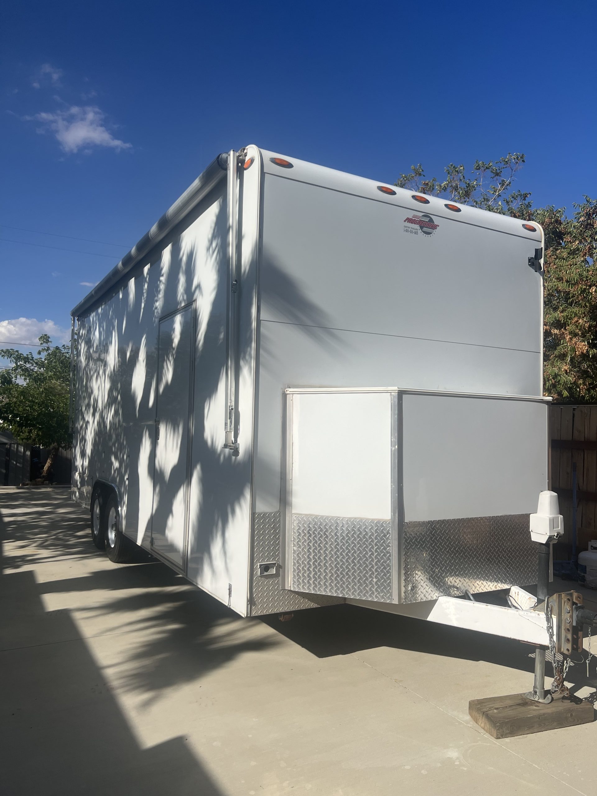 2004 Progressive 24′ Box Trailer – Str8Up Toy Trader