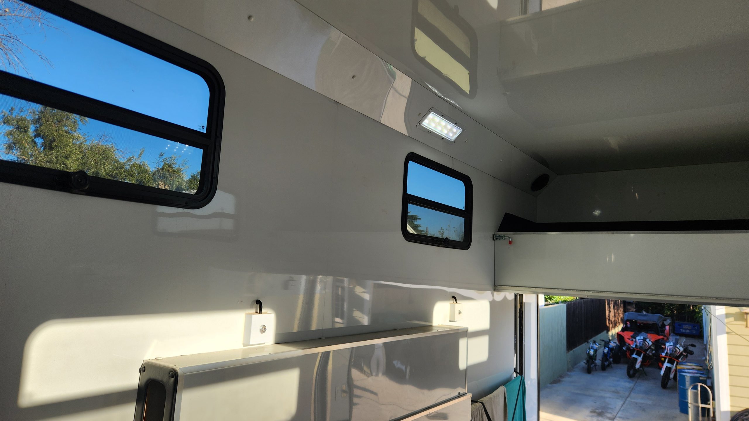 24′ V-NOSE STACKER – Str8Up Toy Trader