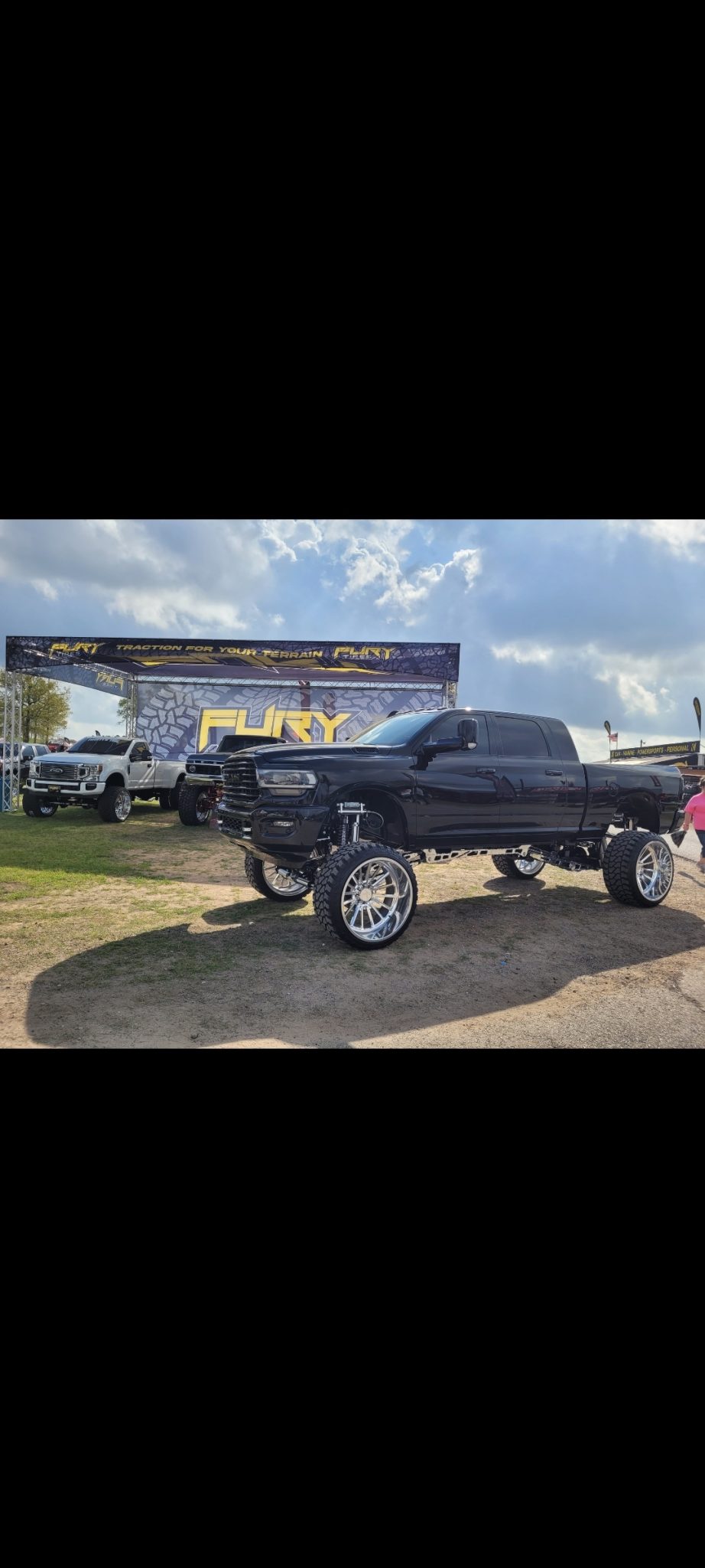 Sema 2022 Build Fully loaded Big Horn Midnight edition cummins diesel ...