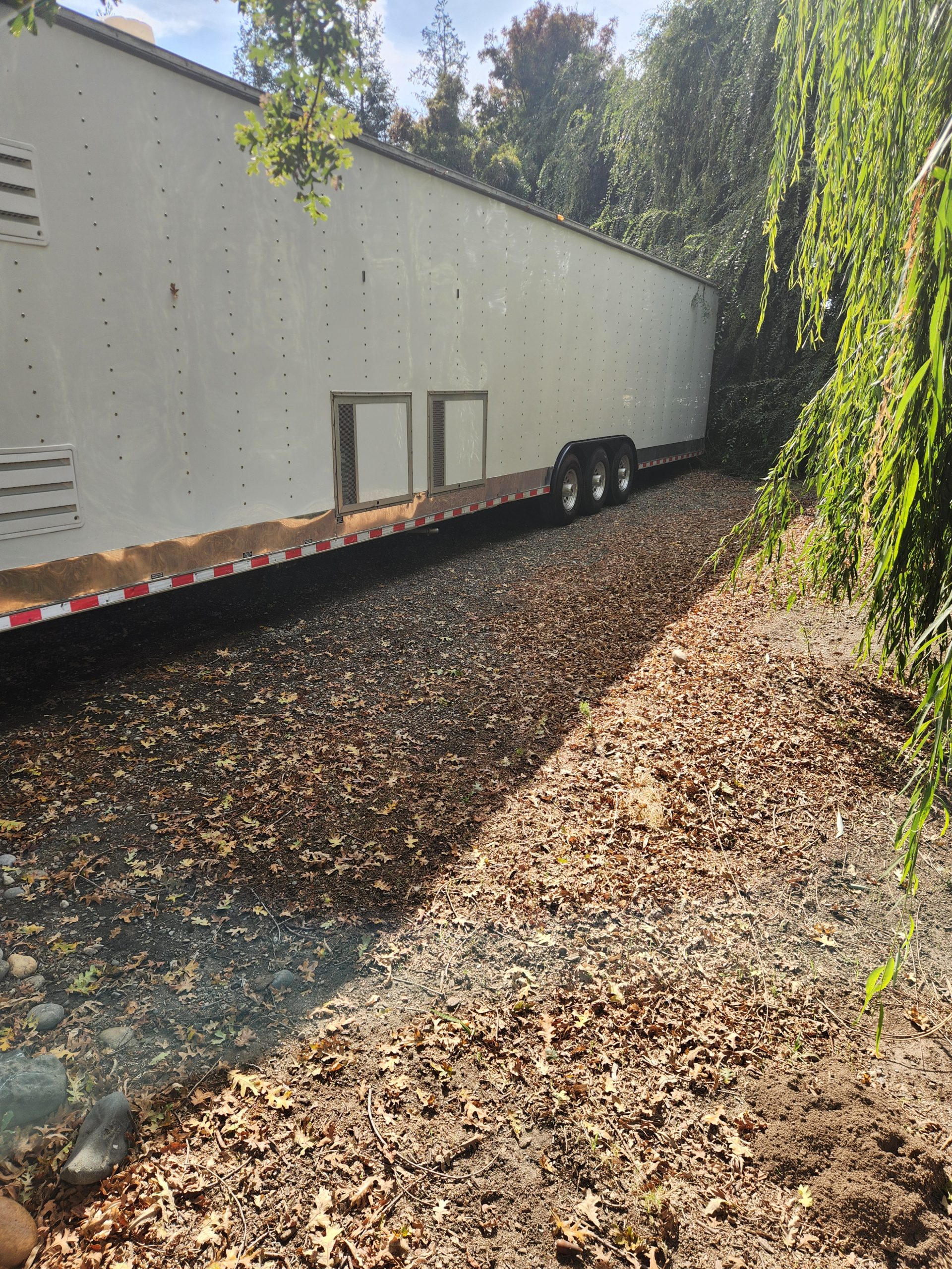 53′ Enclosed Trailer with LQ – Str8Up Toy Trader