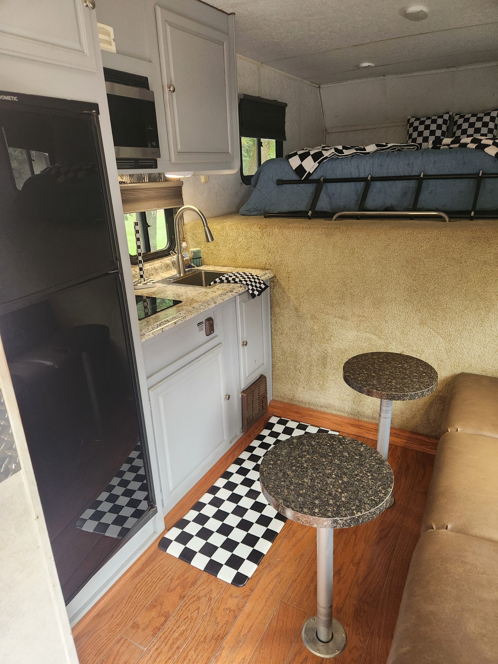 53′ Enclosed Trailer with LQ – Str8Up Toy Trader