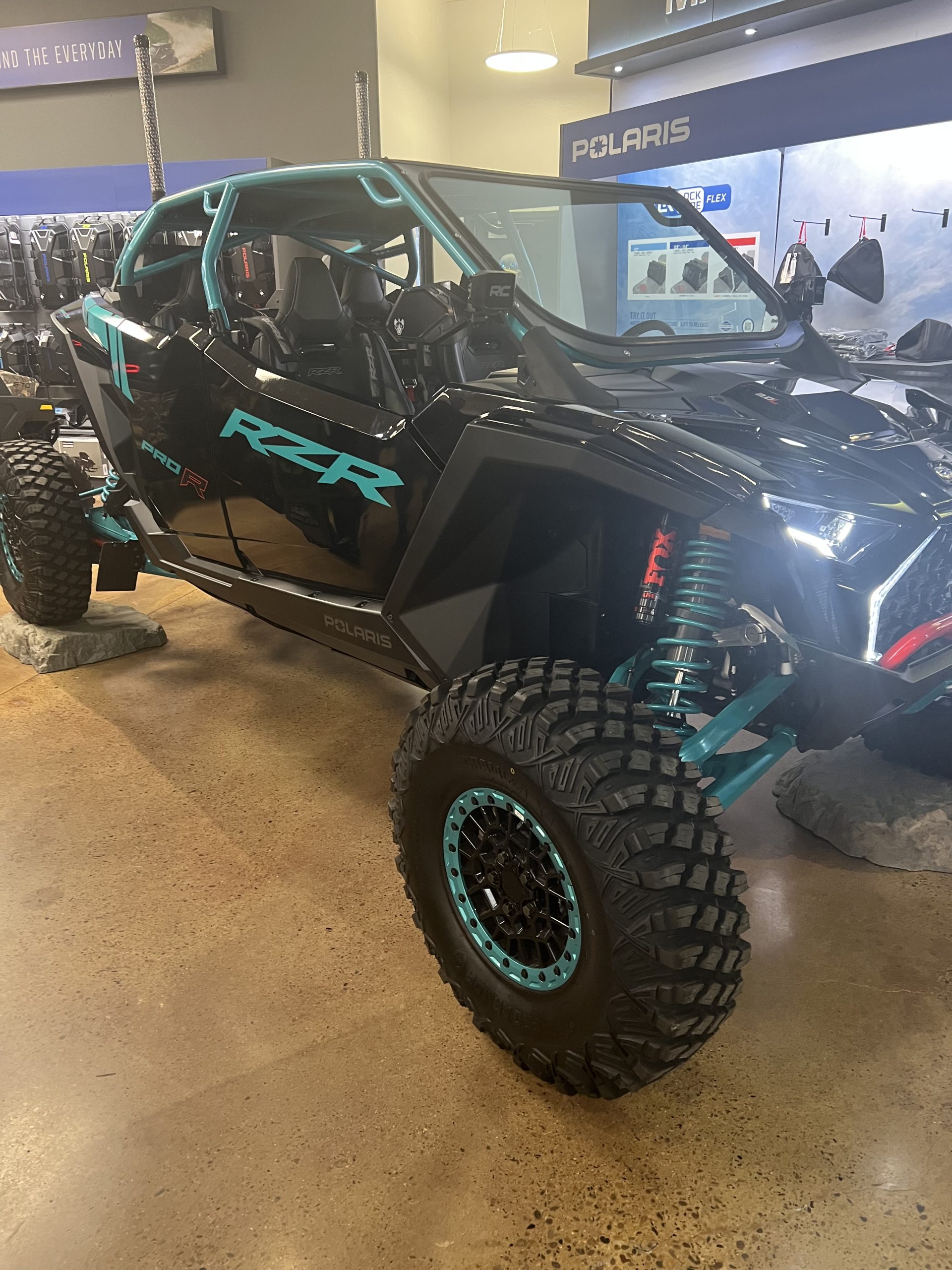 2025 Polaris Pro R4 – Str8Up Toy Trader